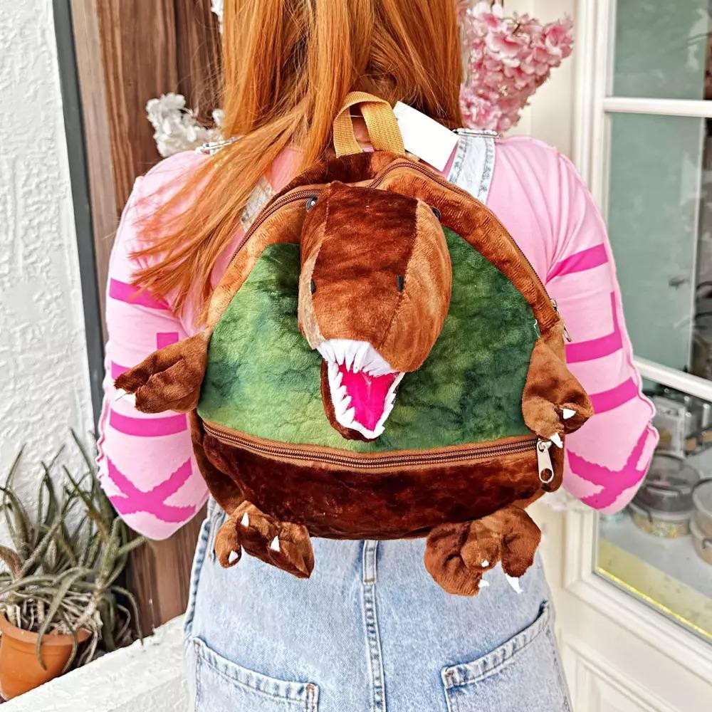 Unick Color Dinozor Orta Boy Peluş Sırt Çantası 1 Adet - idefix