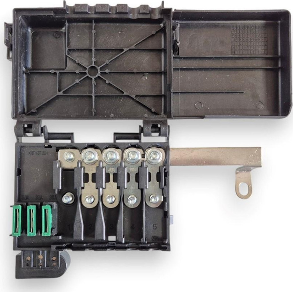 Audi A3 2001-2003 Sigorta Kutusu Akü Üstü Dikey Soket 1J0937617C - idefix