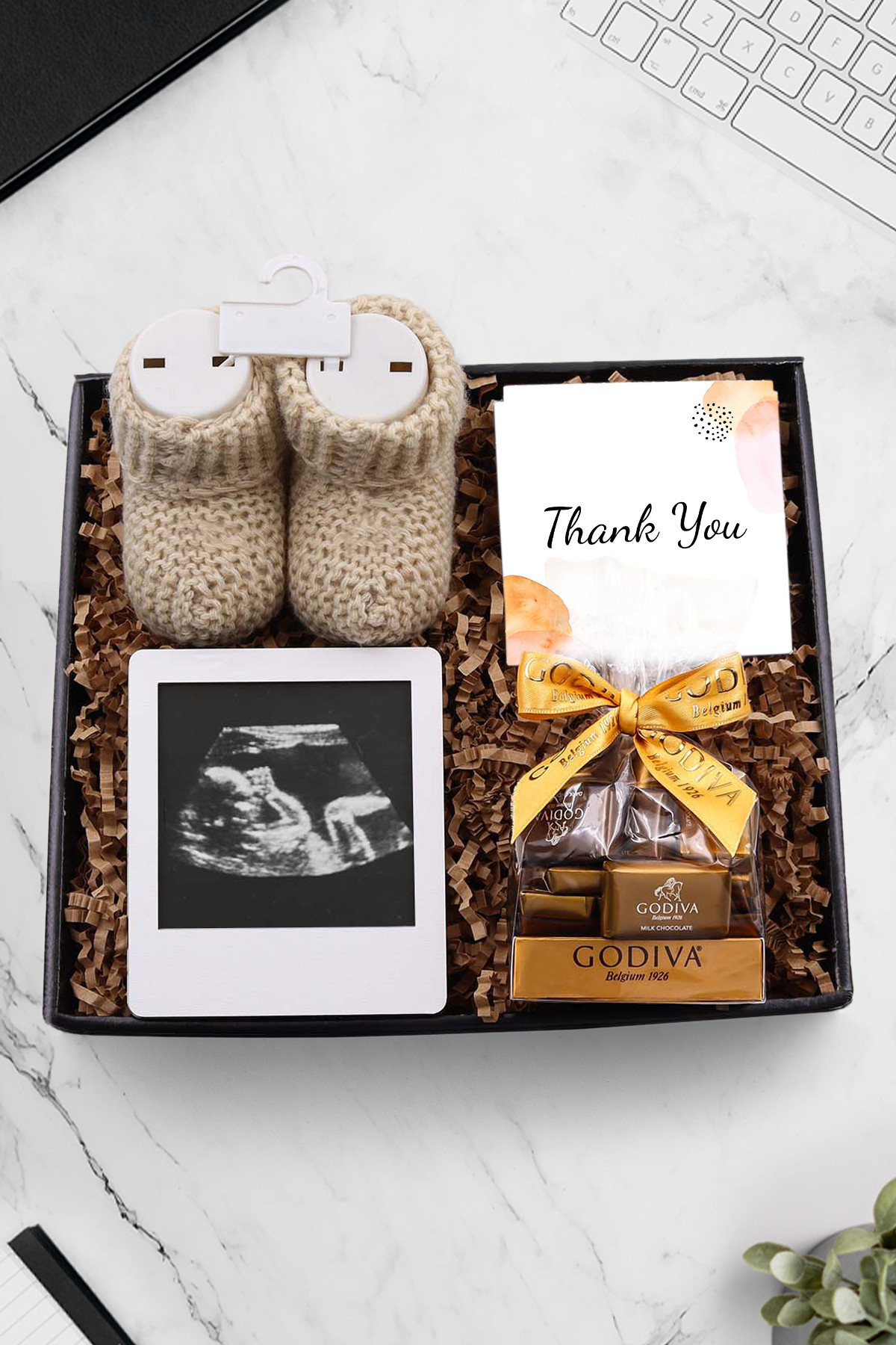 Trendmiya Beyaz İnstagram Çerçeve & 1 Çift Örme Patik & Godiva ...